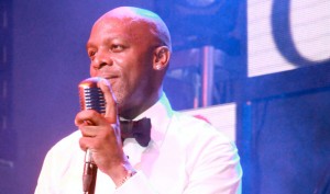 Joe – Stutter (Live In NYC) - Singersroom.com