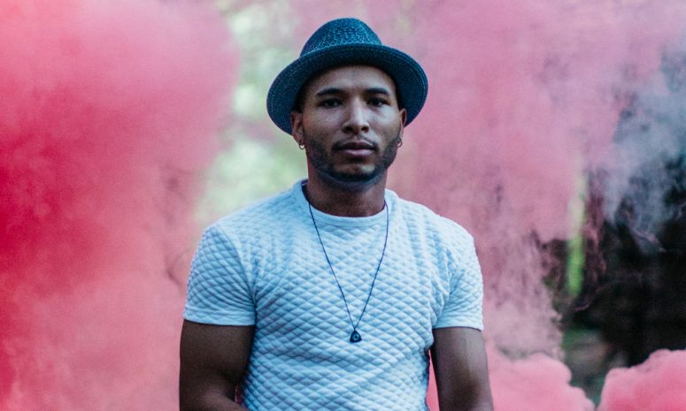 Adrian Truth - Singersroom.com