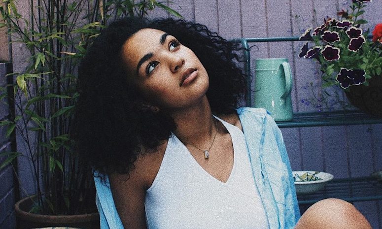 Alicia Grace Makes It “Rain” With New Single - Singersroom.com