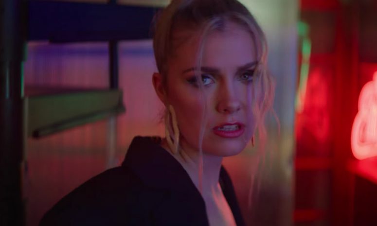 Clara Mae - Singersroom.com