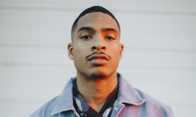 Arin Ray - Singersroom.com