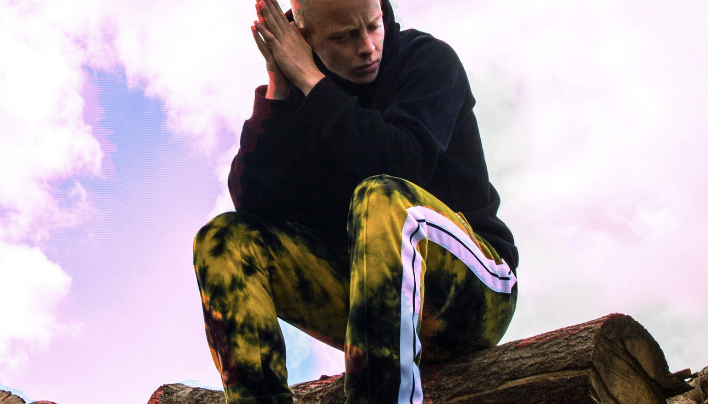 Rufus has a new single out "Taking Flight" - Singersroom.com