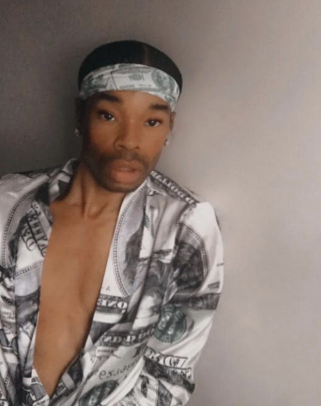 Tahj Williams releases new single “Vibe” - Singersroom.com