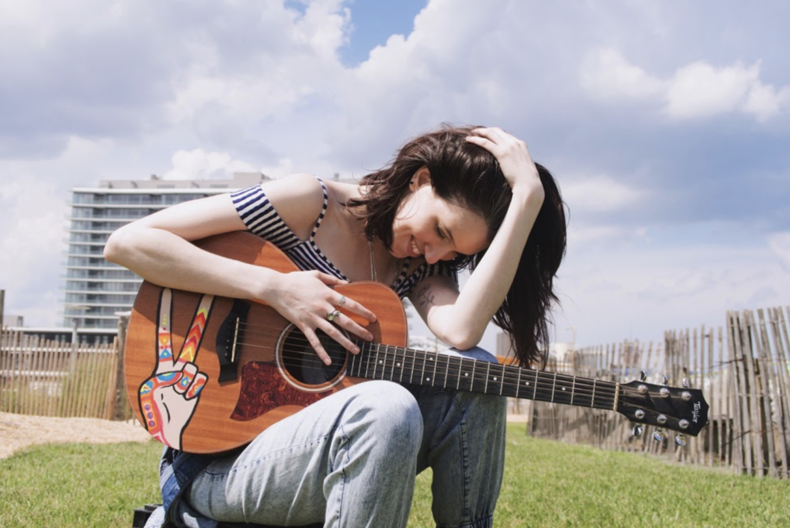 Devon releases new single "Pop" - Singersroom.com