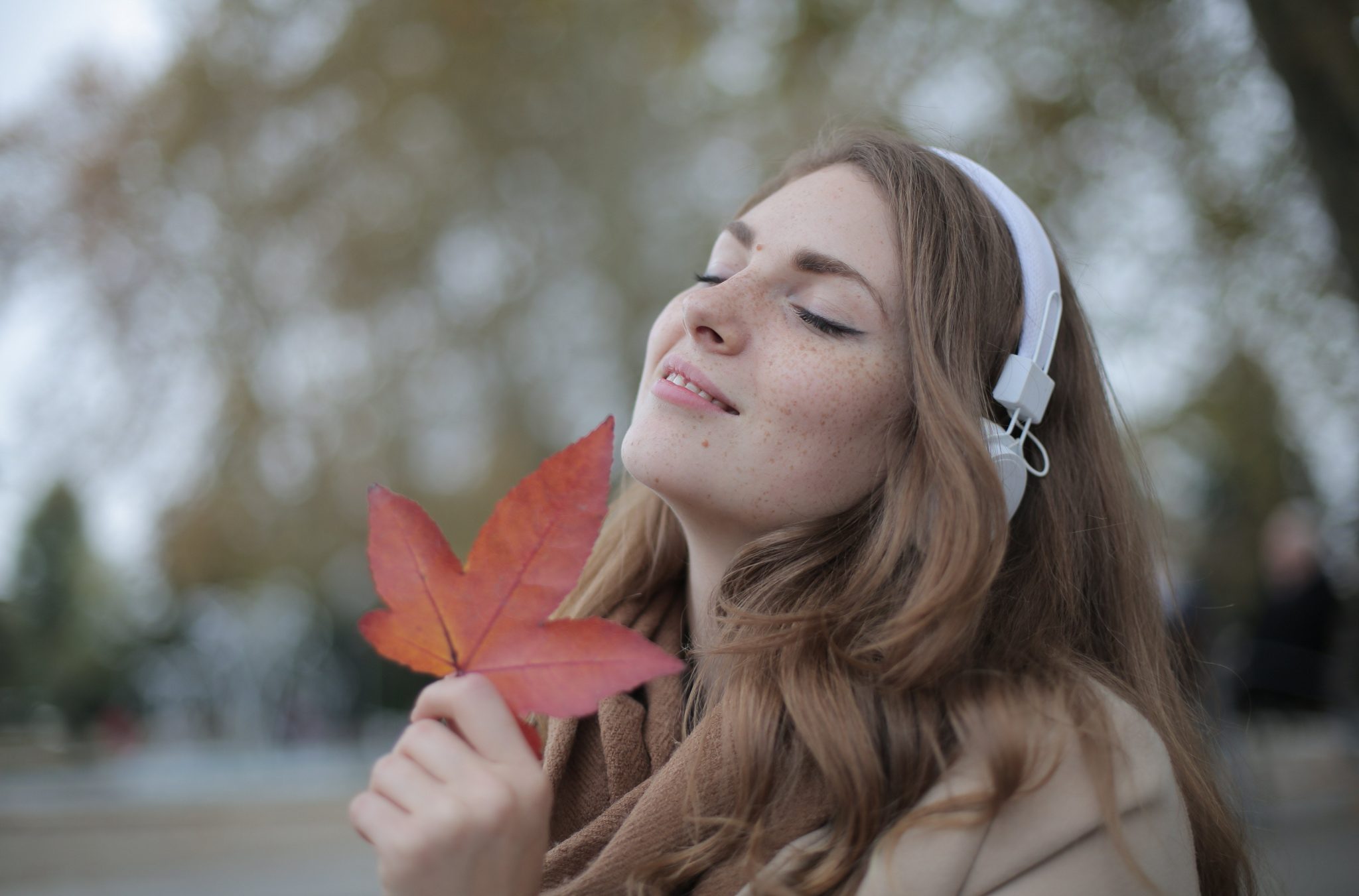 20 Karaoke Songs for Low Female Voices - Singersroom.com