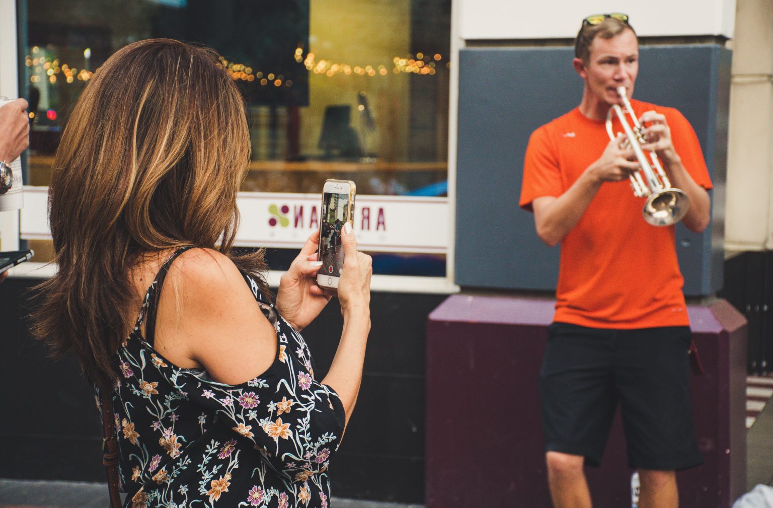 16 Songs with Trumpets - Singersroom.com