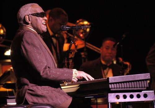 20 Famous Blind Piano Players - Singersroom.com