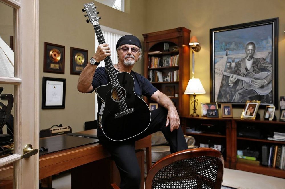 10 Best Dion Songs of All Time - Singersroom.com