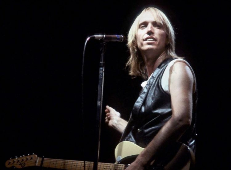10 Best Tom Petty Songs of All Time - Singersroom.com