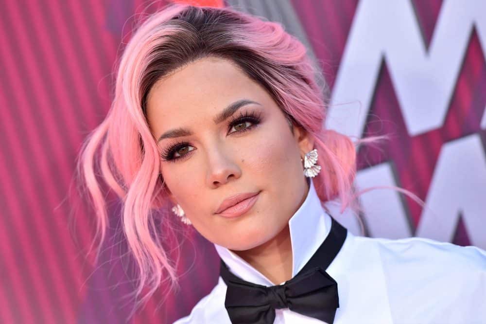 10 Best Halsey Songs of All Time - Singersroom.com
