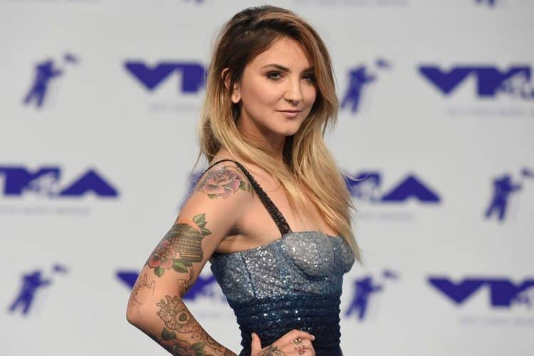 10 Best Julia Michaels Songs of All Time - Singersroom.com