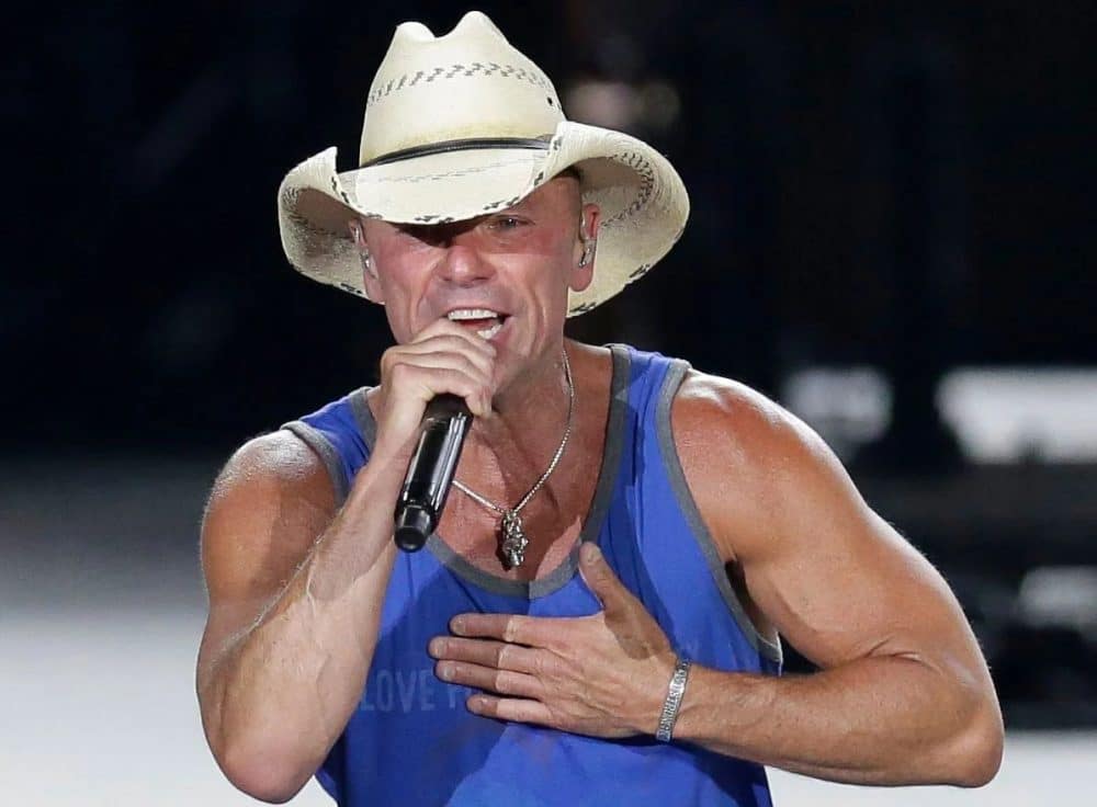 10 Best Kenny Chesney Songs of All Time - Singersroom.com