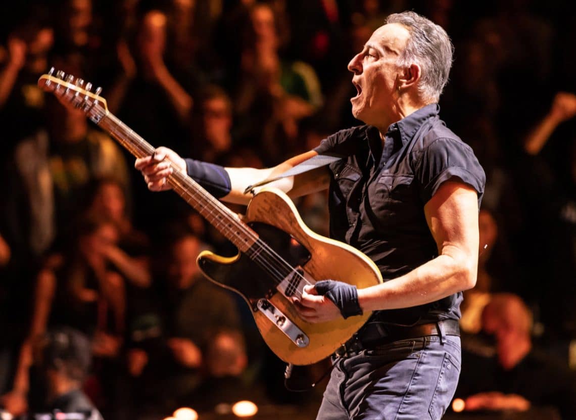 10 Best Bruce Springsteen Songs of All Time - Singersroom.com