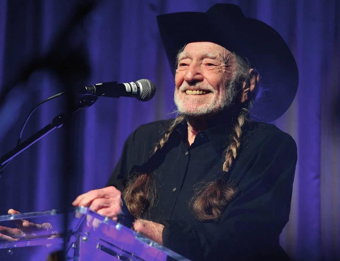 10 Best Willie Nelson Songs of All Time - Singersroom.com