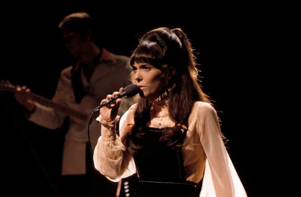 10 Best Karen Carpenter Songs of All Time - Singersroom.com