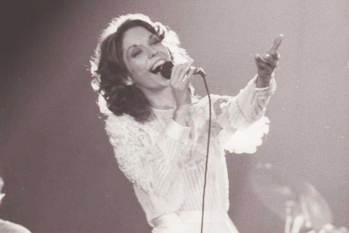 10 Best Karen Carpenter Songs of All Time - Singersroom.com