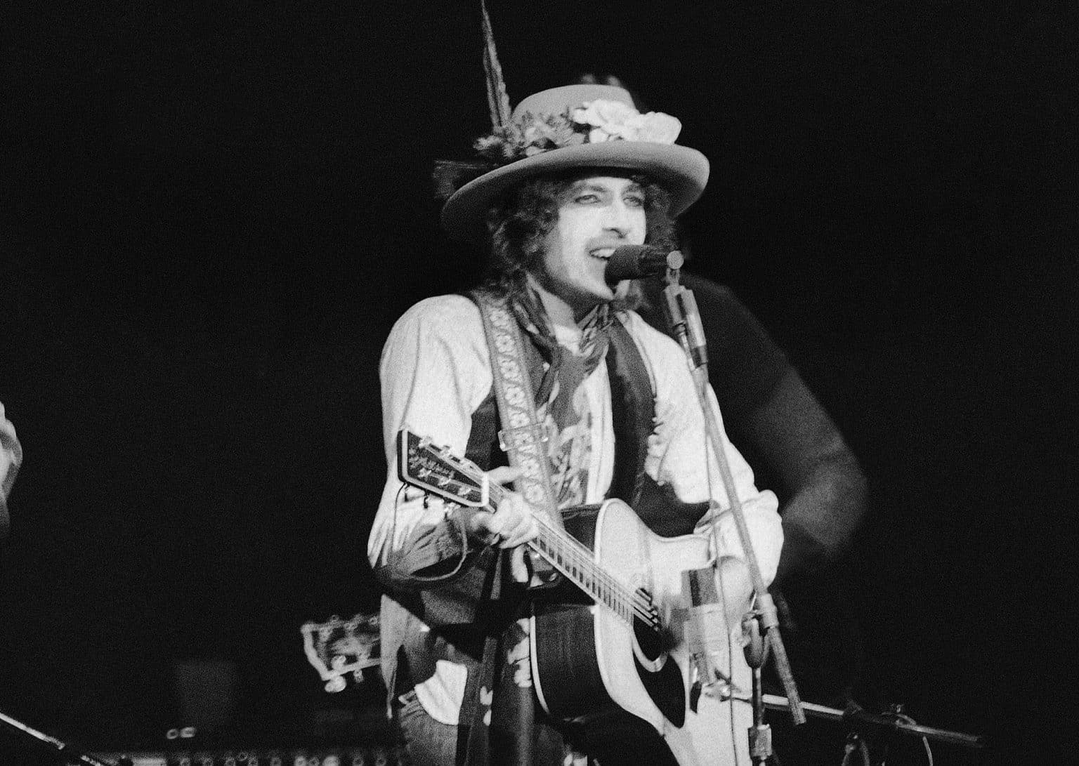 10 Best Bob Dylan Songs of All Time - Singersroom.com