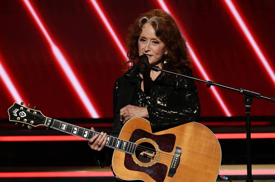 10 Best Bonnie Raitt Songs of All Time - Singersroom.com