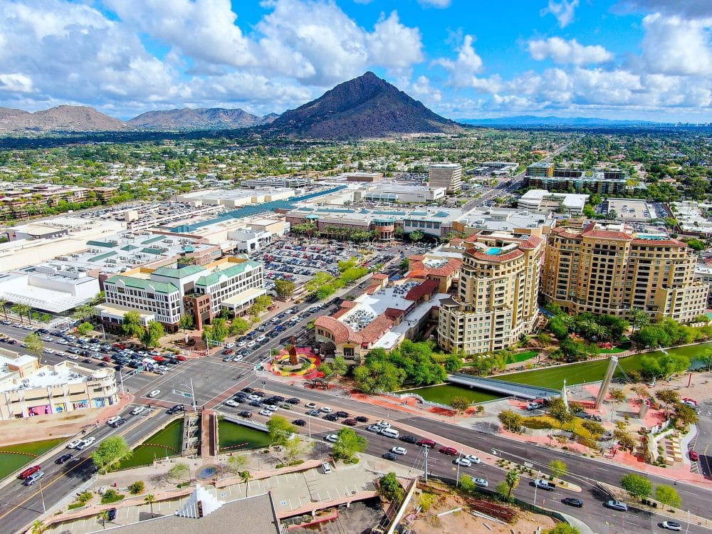 10 Famous Singers from Arizona - Singersroom.com