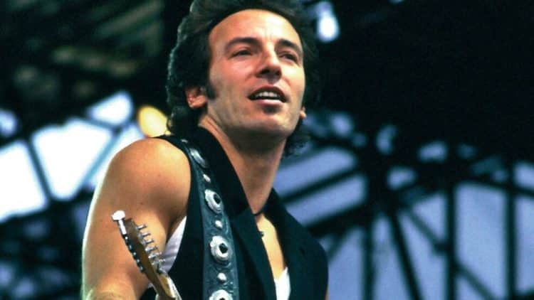 10 Best Bruce Springsteen Songs of All Time - Singersroom.com