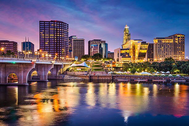 10 Famous Singers from Connecticut - Singersroom.com