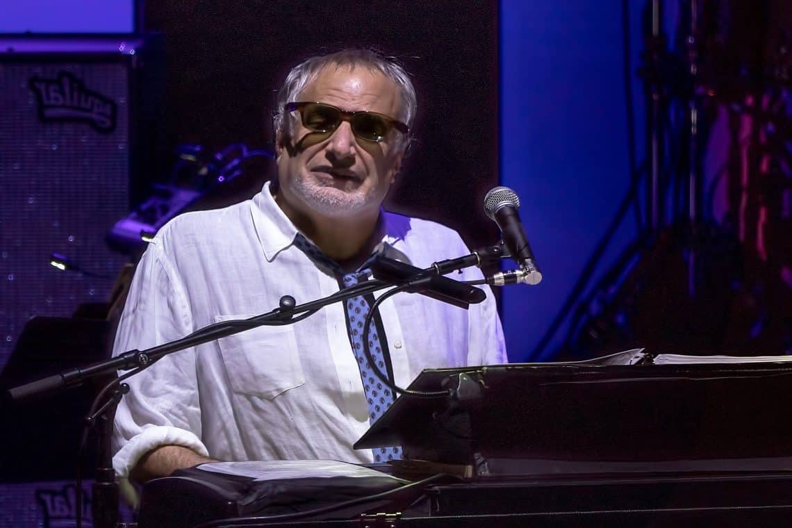 10 Best Donald Fagen Songs of All Time - Singersroom.com