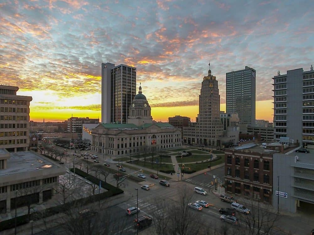 10 Famous Singers from Indiana - Singersroom.com
