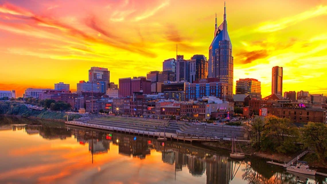 10 Famous Singers from Tennessee - Singersroom.com