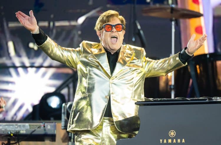 10 Best Elton John Songs of All Time - Singersroom.com