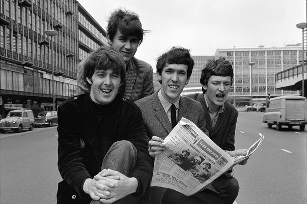 10 Best The Spencer Davis Group Songs of All Time - Singersroom.com