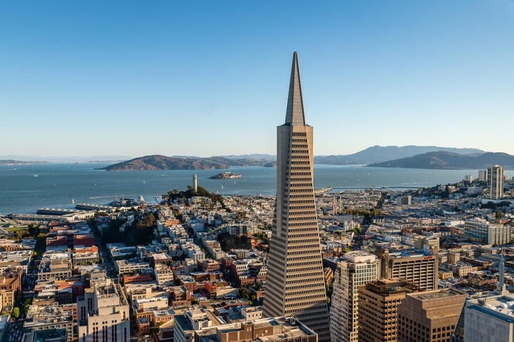 10 Famous Singers from California - Singersroom.com