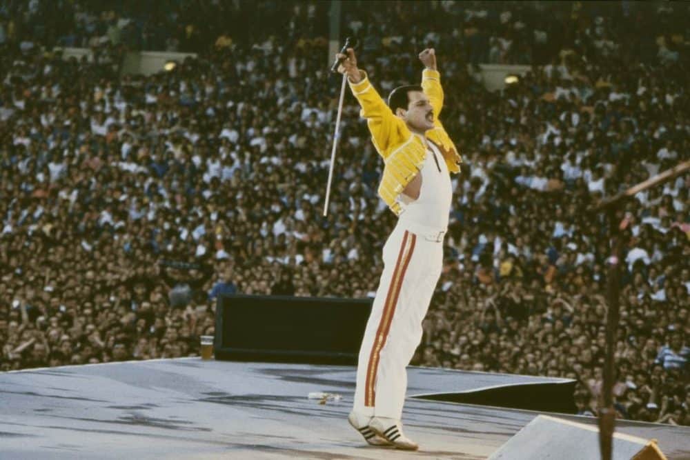 15 Best Singers of All Time - Singersroom.com