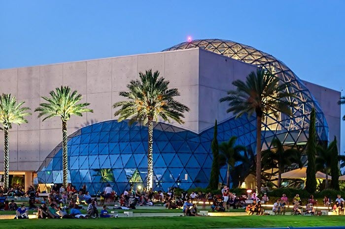 10 Famous Singers from Florida - Singersroom.com