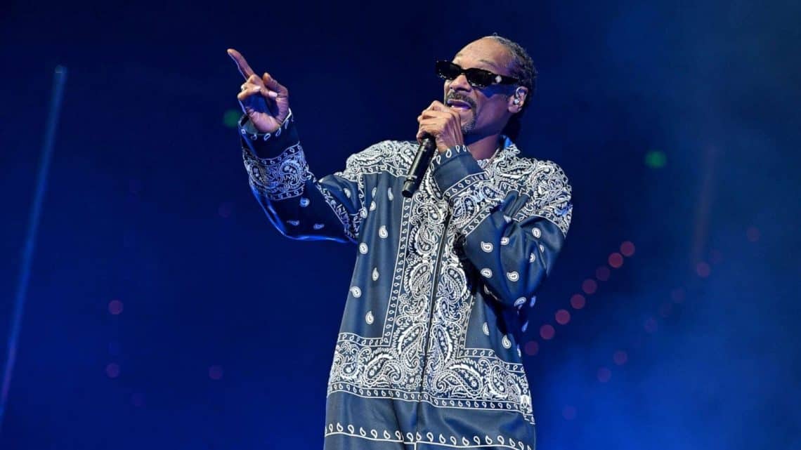 10 Best Snoop Dogg Songs of All Time - Singersroom.com