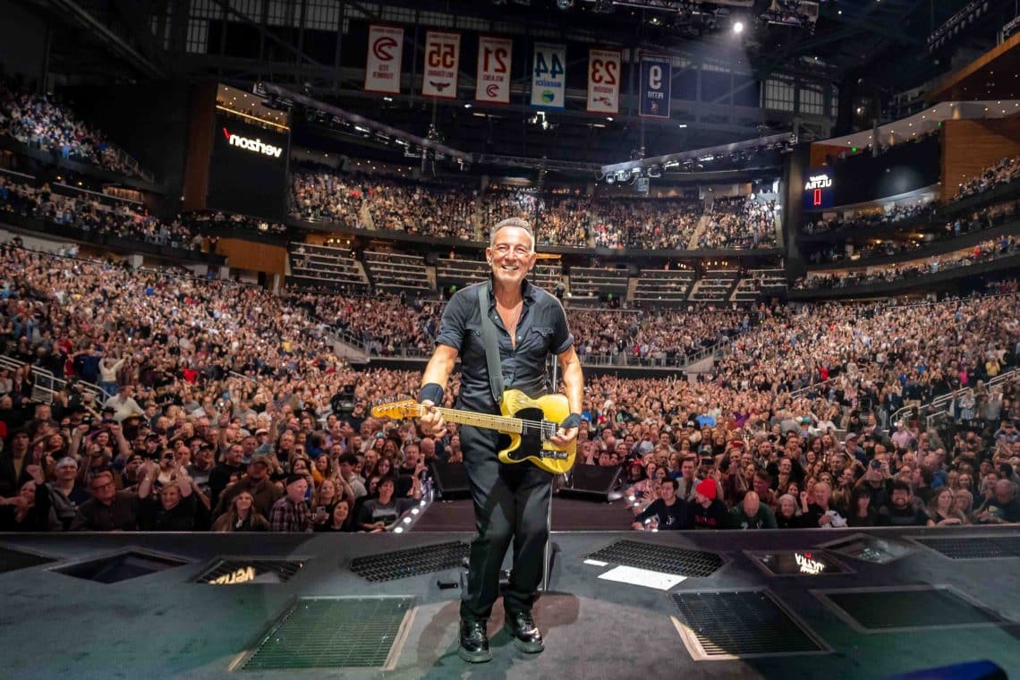 10 Best Bruce Springsteen Songs of All Time - Singersroom.com