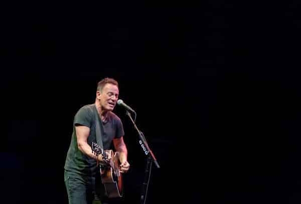 10 Best Bruce Springsteen Songs of All Time - Singersroom.com