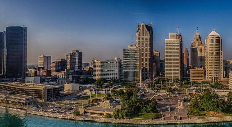 10 Famous Singers from Michigan - Singersroom.com