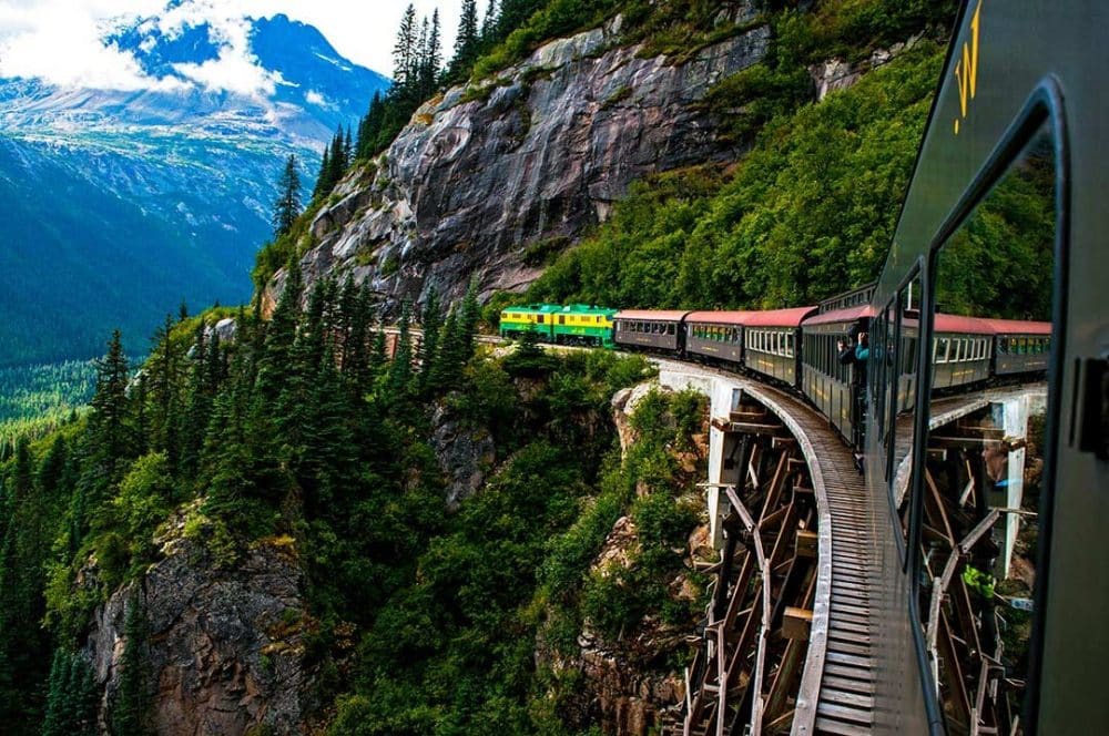 10 Famous Singers from Alaska - Singersroom.com