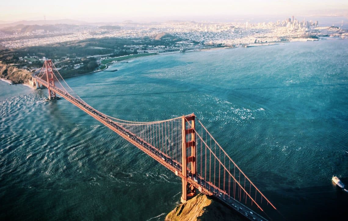 10 Famous Singers from California - Singersroom.com