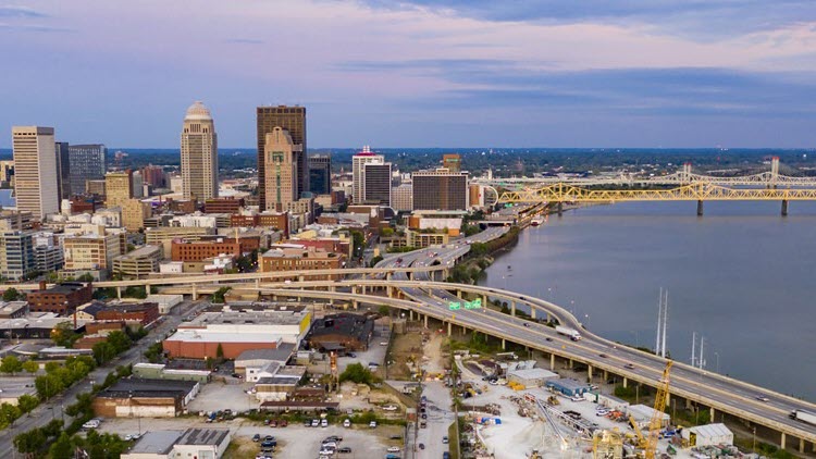 10 Famous Singers from Kentucky - Singersroom.com