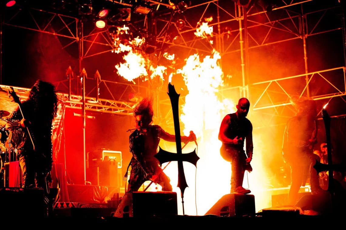 15 Best Heavy Metal Songs of All Time - Singersroom.com