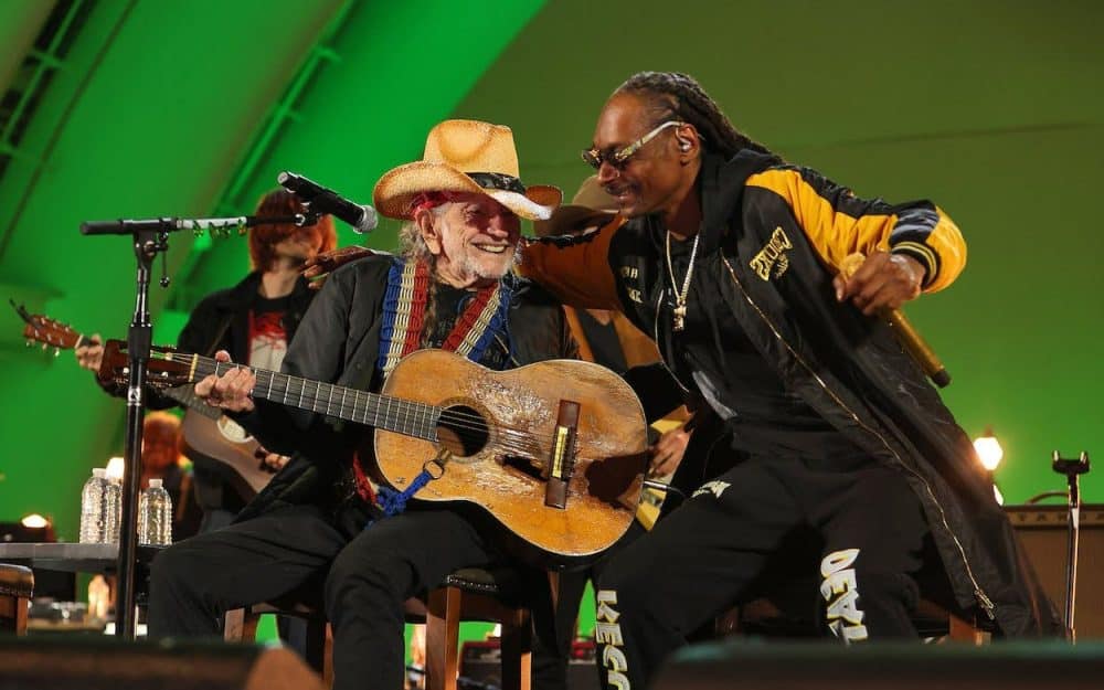 10 Best Willie Nelson Songs of All Time - Singersroom.com