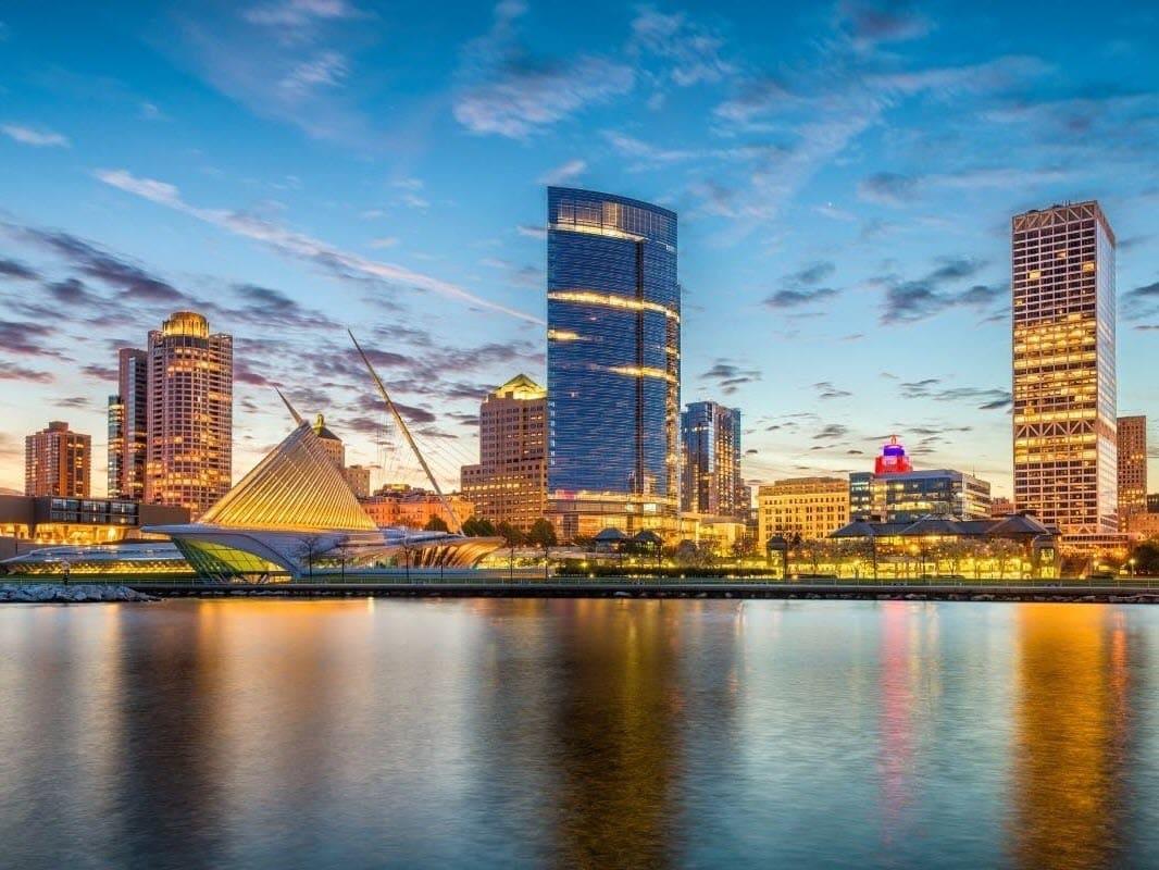 10 Famous Singers from Wisconsin - Singersroom.com