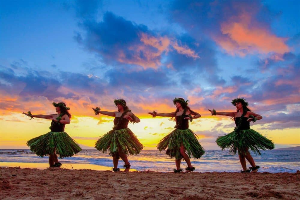 10 Famous Singers from Hawaii - Singersroom.com