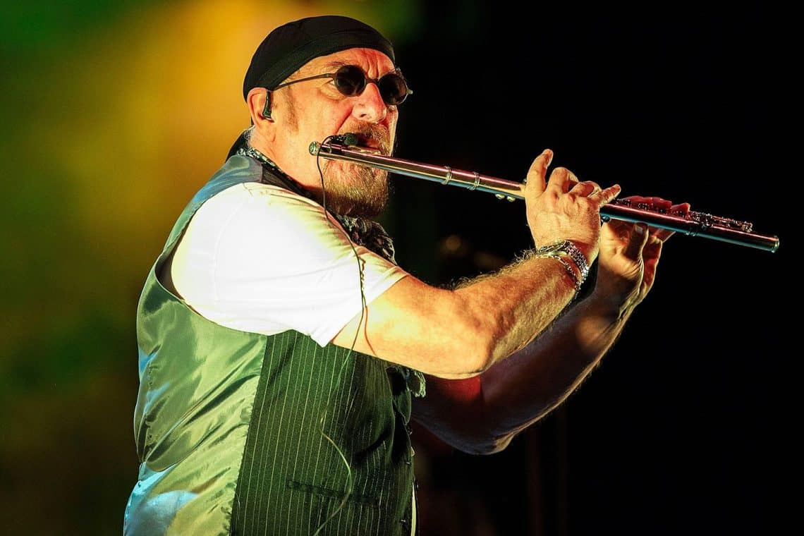 10 Best Jethro Tull Songs of All Time - Singersroom.com