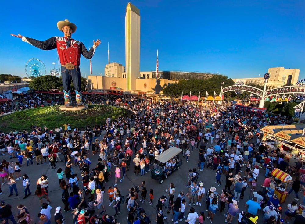 10 Famous Singers from Texas - Singersroom.com