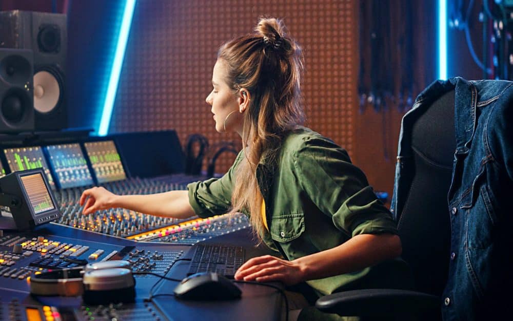 15 Best Music Producers of All Time - Singersroom.com