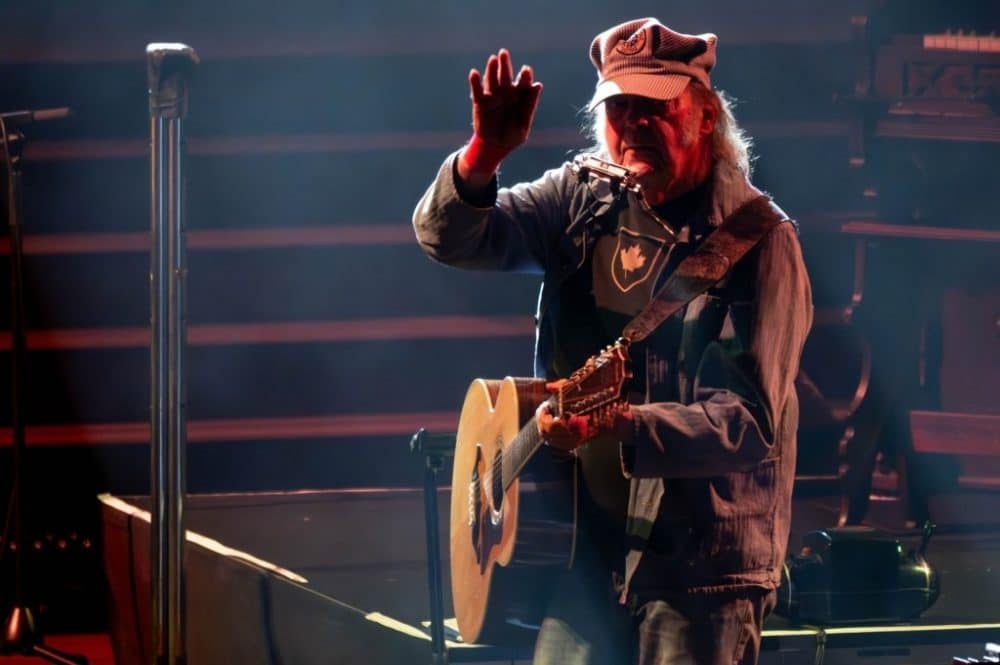 10 Best Neil Young Songs of All Time - Singersroom.com
