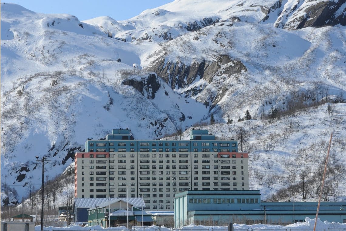 10 Famous Singers from Alaska - Singersroom.com