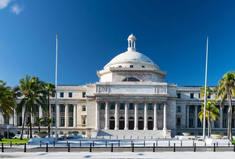 10 Famous Singers from Puerto Rico - Singersroom.com